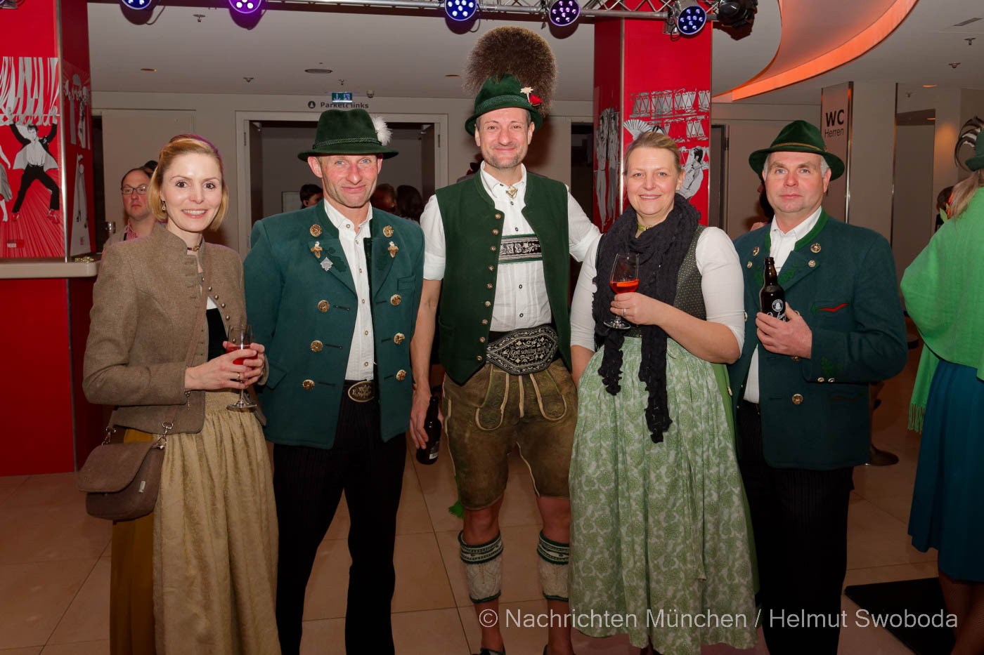 Das war der Oide Wiesn Bürgerball 2023 - Von der Lederhose bis zur Bürgertracht - Nachrichten ...