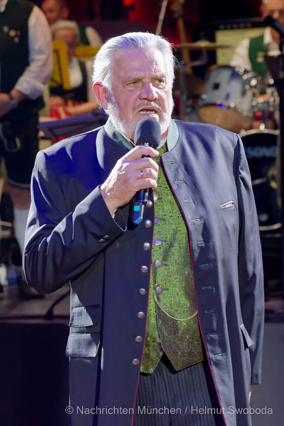 Das war der Oide Wiesn Bürgerball 2023 - Von der Lederhose bis zur Bürgertracht - Nachrichten ...