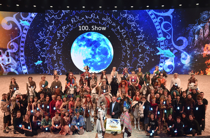 Willkommen in EQUILA: 100 Shows, mehr als 100.000 Zuschauer ...