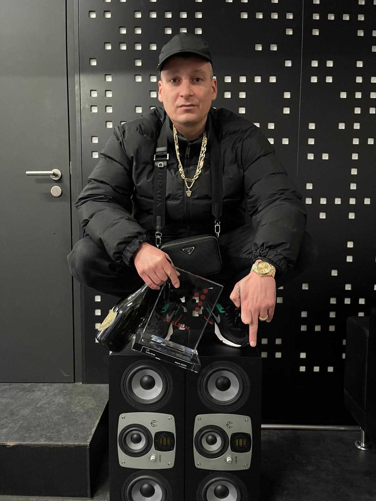 Rapper geben in Offiziellen Deutschen Charts den Ton an - Nachrichten ...