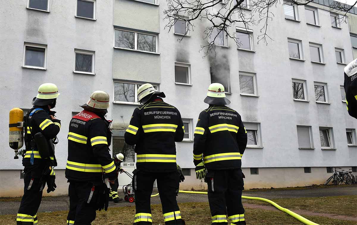 Am Hart: Zimmerbrand mit hohem Sachschaden - Nachrichten München