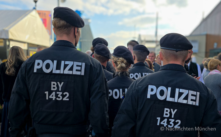 Halbzeitbilanz: Der Münchner Polizeieinsatz zum 190. Oktoberfest ...